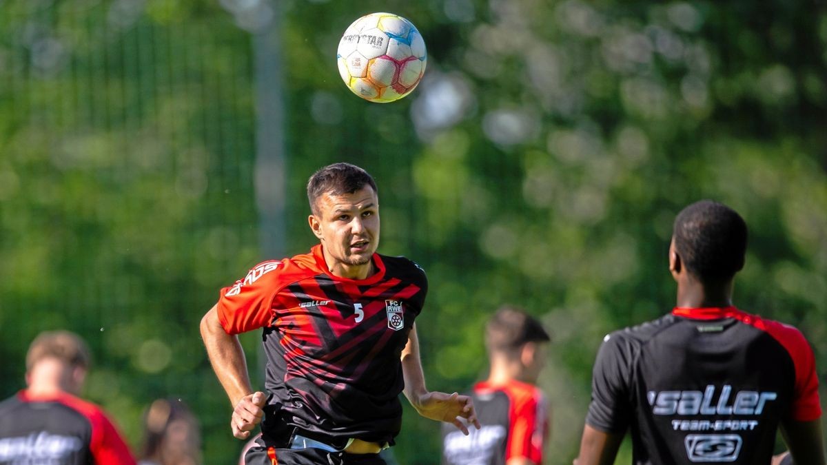 Rot-Weiß-Kapitän Startsev: „Wir wollen den Landespokal holen“