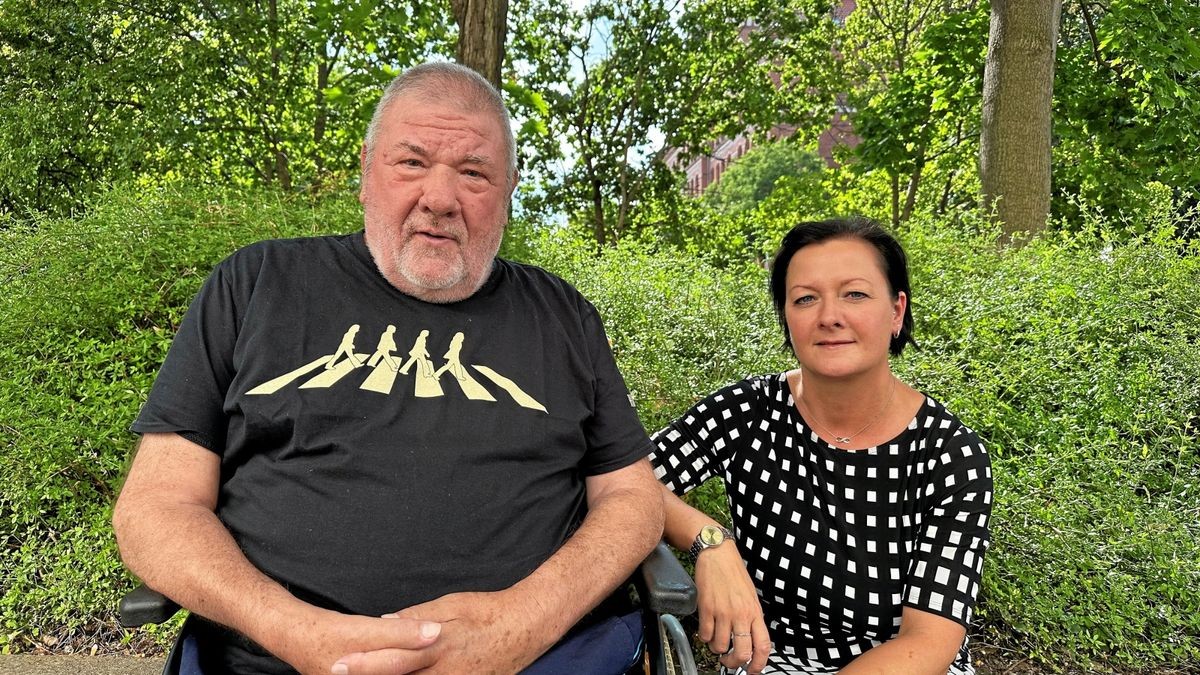 Vergessene Buslinien, neue Baumärkte & ein Kult-Bestatter: Die Woche in Erfurt in Bildern