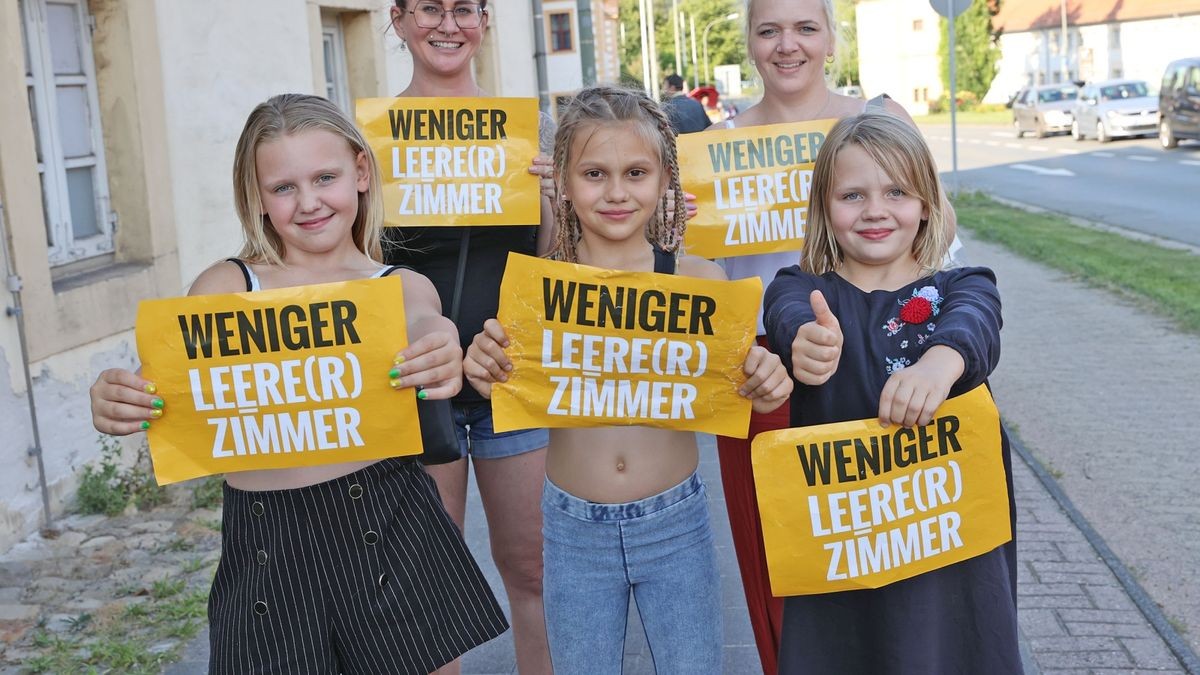 Demo in Helmstedt: „1, 2, 3, 4 – mehr Lehrer brauchen wir!“