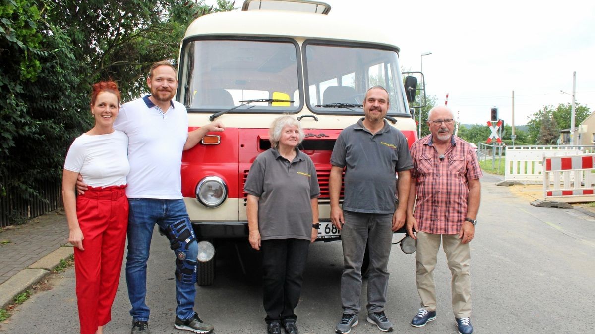 Das Grauen fährt mit: Im Oldtimerbus zu Mord-Plätzen in Gera