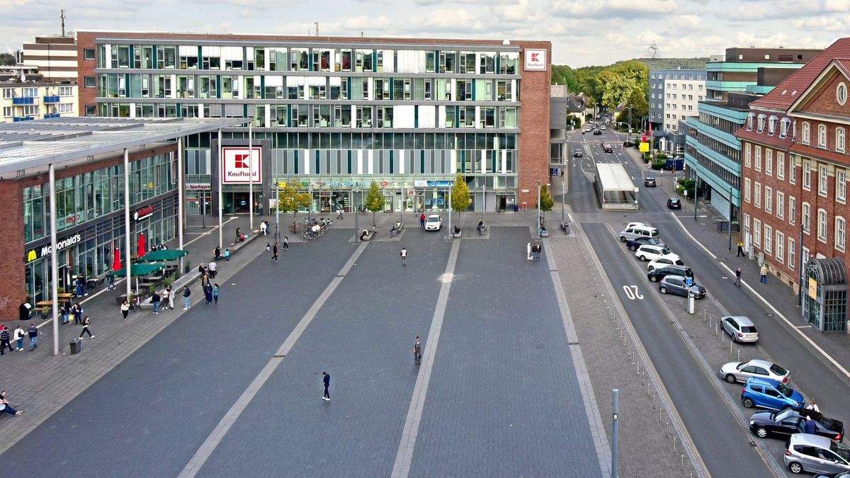 Bottrop: Auto brennt in der Tiefgarage von Kaufland