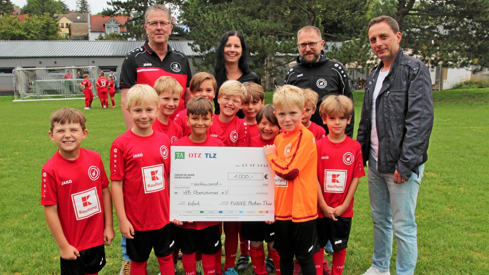 1000 Euro für leuchtende Kinderaugen beim VfB Oberweimar