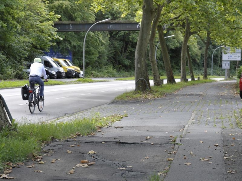 Ackerstraße in Braunschweig: Eine Fahrspur wird zum Radweg