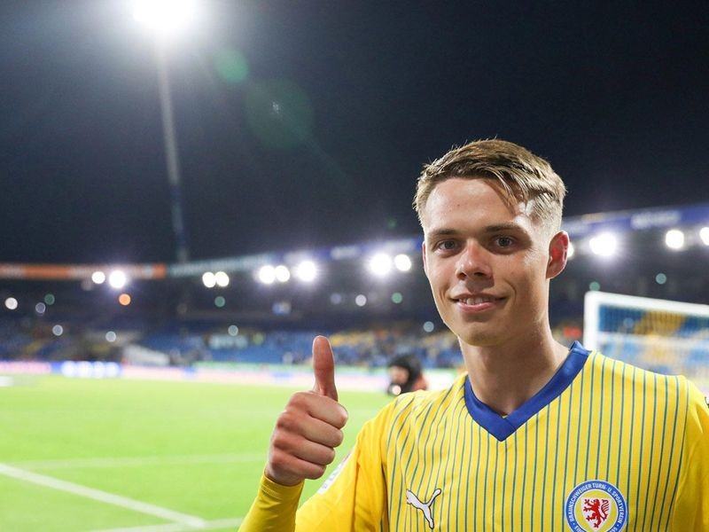 So denkt sein Förderer aus Island über Eintrachts Thorir Helgason