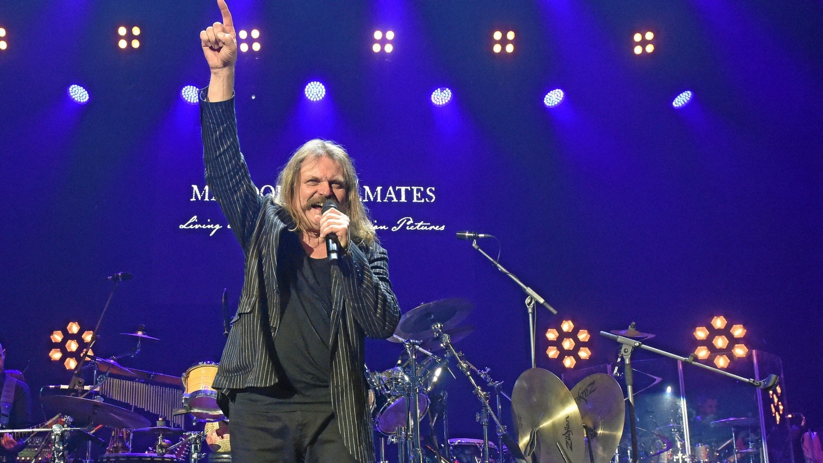 Mandoki bleibt Rebell und mahnt das Hamburger Publikum