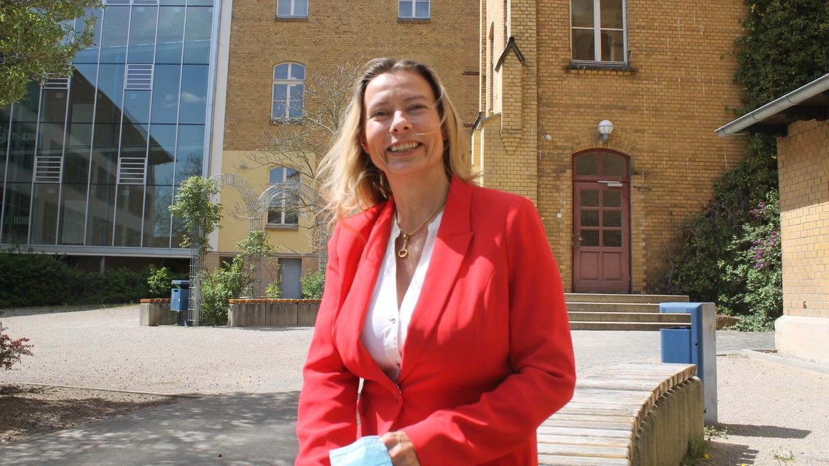 Heimlich, still und vorläufig: Alexandra Fischers Start als ...