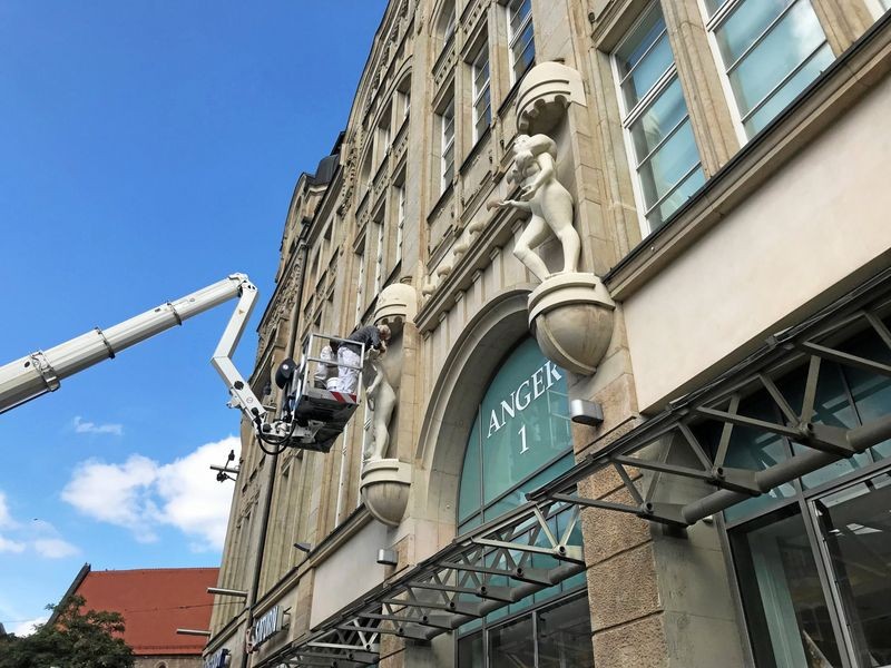 Erfurt: Frische Farbe für mysteriöse Frauen am Anger 1