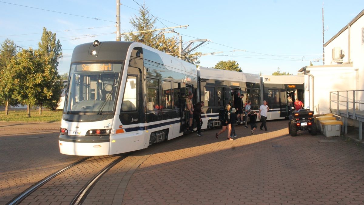 Probefahrt mit der Rhein-Main-Tram auf der Waldbahnstrecke Gotha-Tabarz