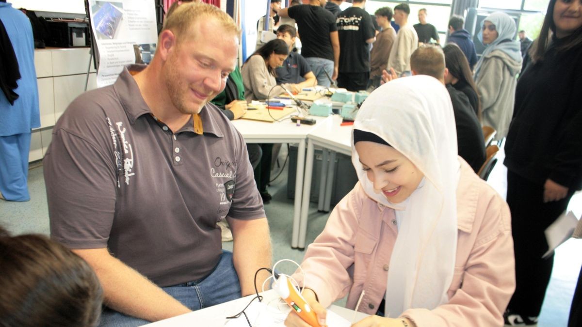 Lebenstedt: Schüler lernen beim Berufe-Parcours elf Jobs kennen