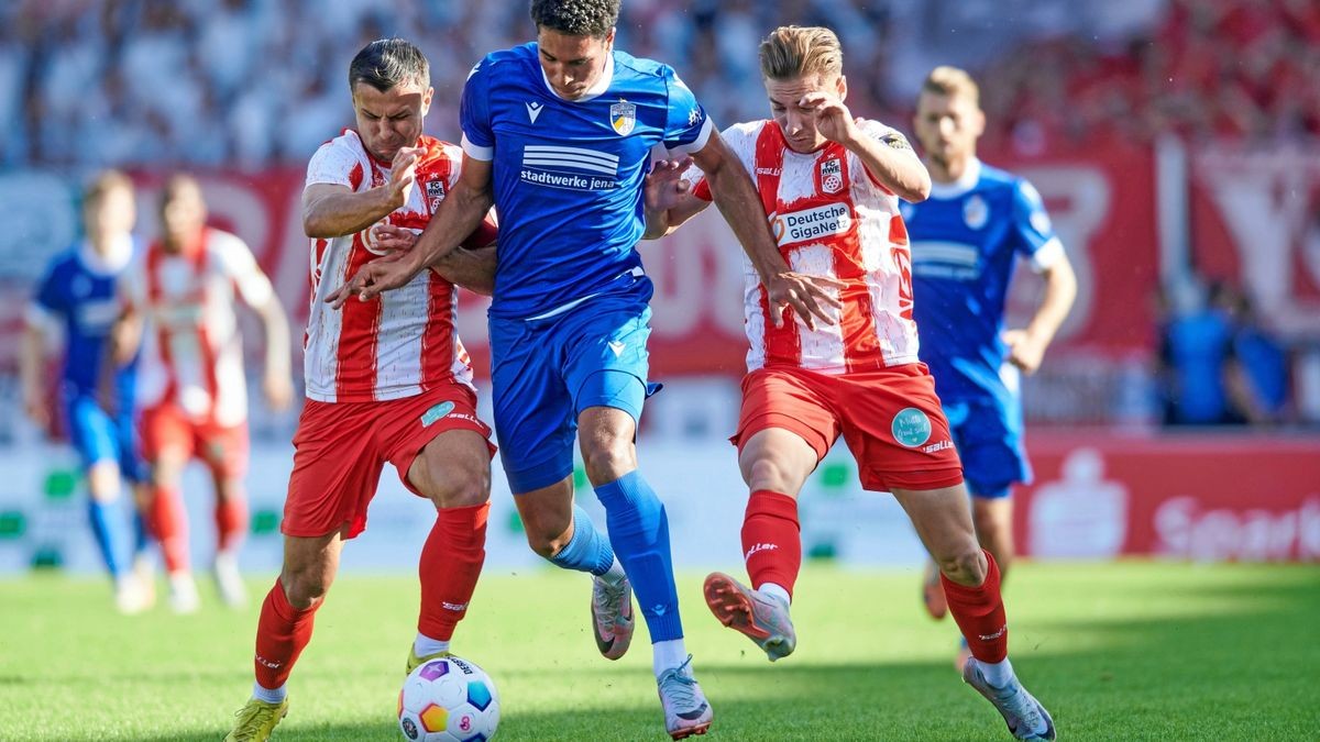Benjamin Zank mit guten Karten: Was der Trainer fürs Spiel des FC Carl ...