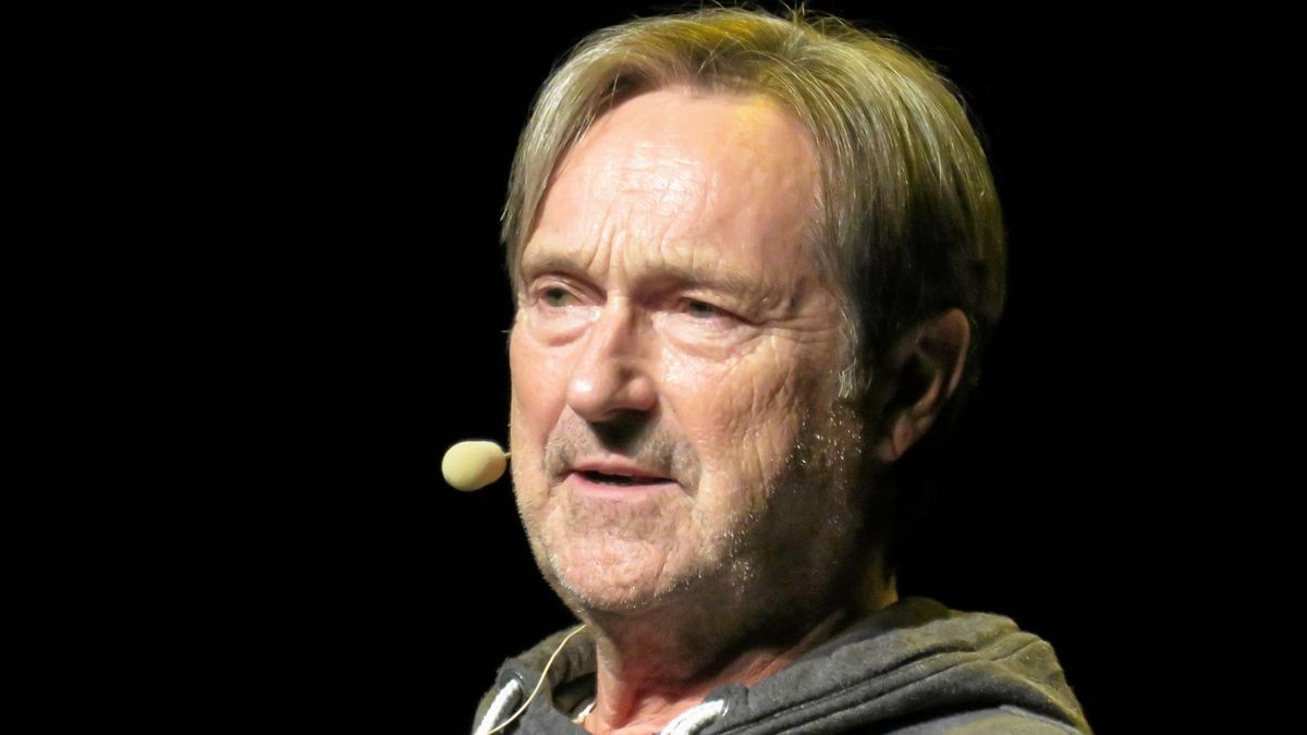 Helmut Zierl las in Wolfenbüttel aus „Follow the Sun“