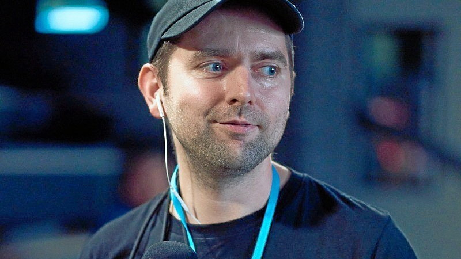 Twitch-Streamer Adam Wolke zu Gast am Flughafen Weeze