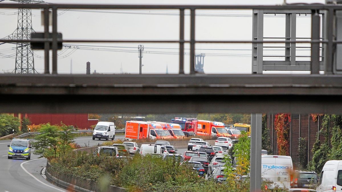 Unfall mit vier Verletzten behindert Verkehr auf der A40