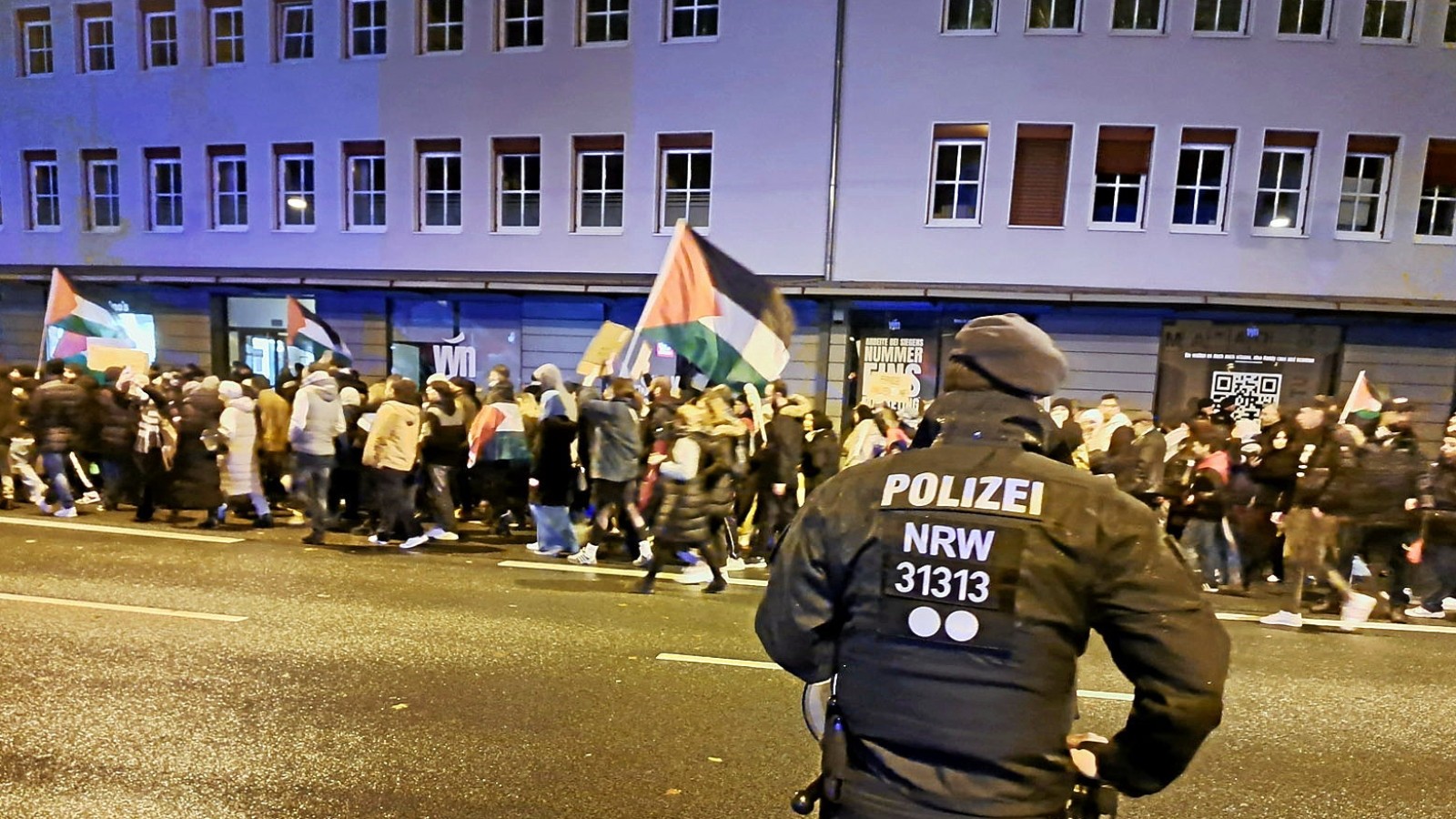 500 Teilnehmer in Siegen: Polizei verbietet Hass-Parolen bei Palästina-Demo