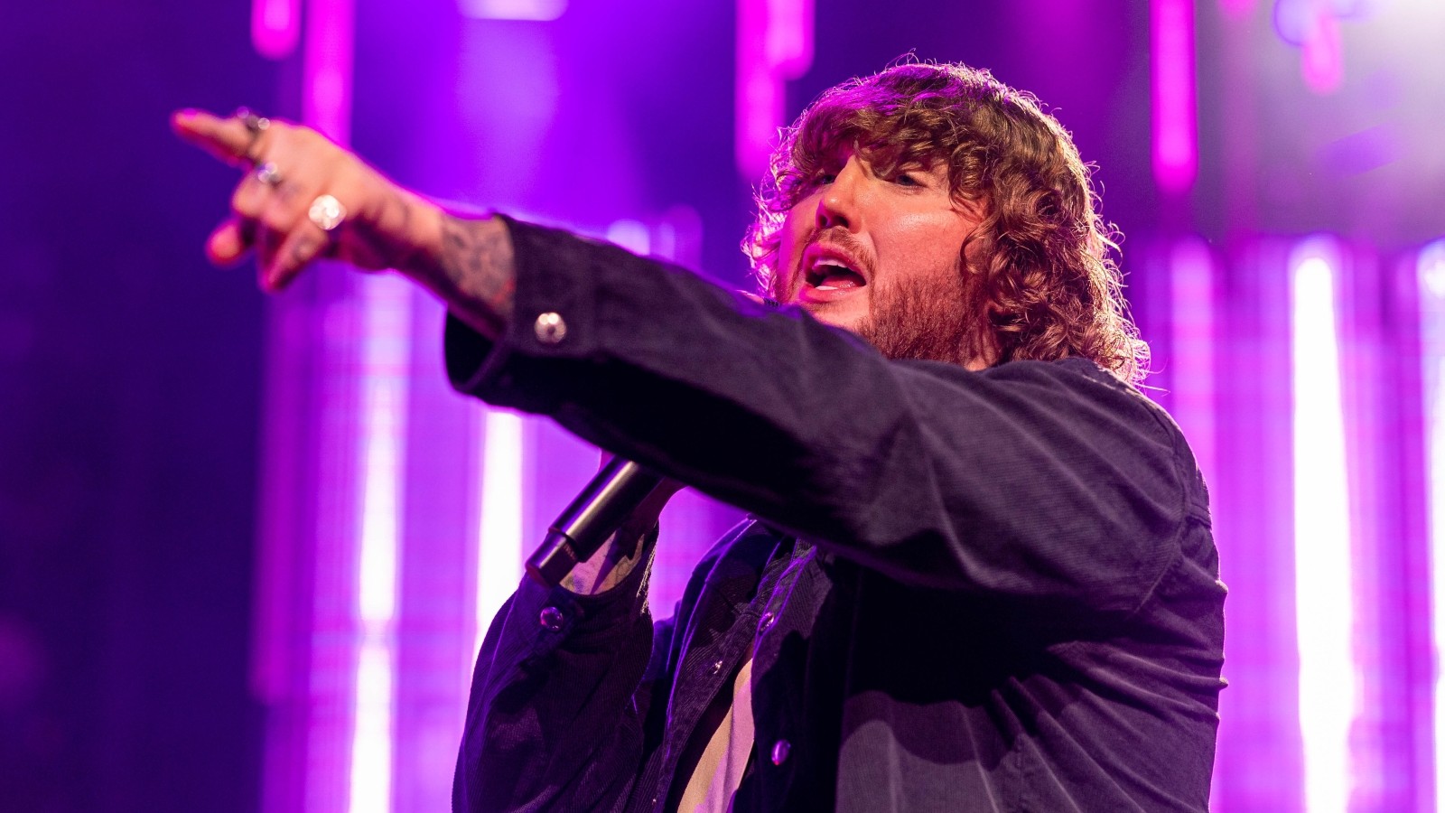 James Arthur feiert 2024 in der Elbphilharmonie Hamburg eine Weltpremiere