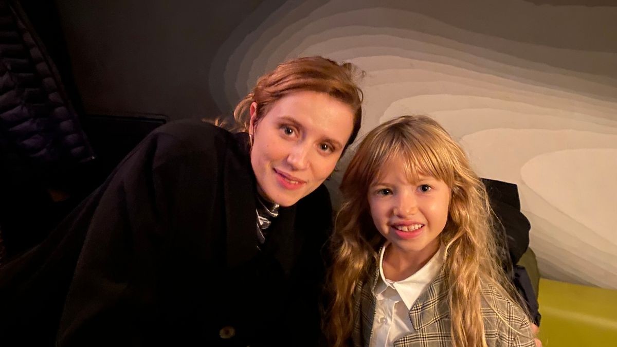 Disney-Serie: Isabella aus Iserlohn stiehlt Stars die Show