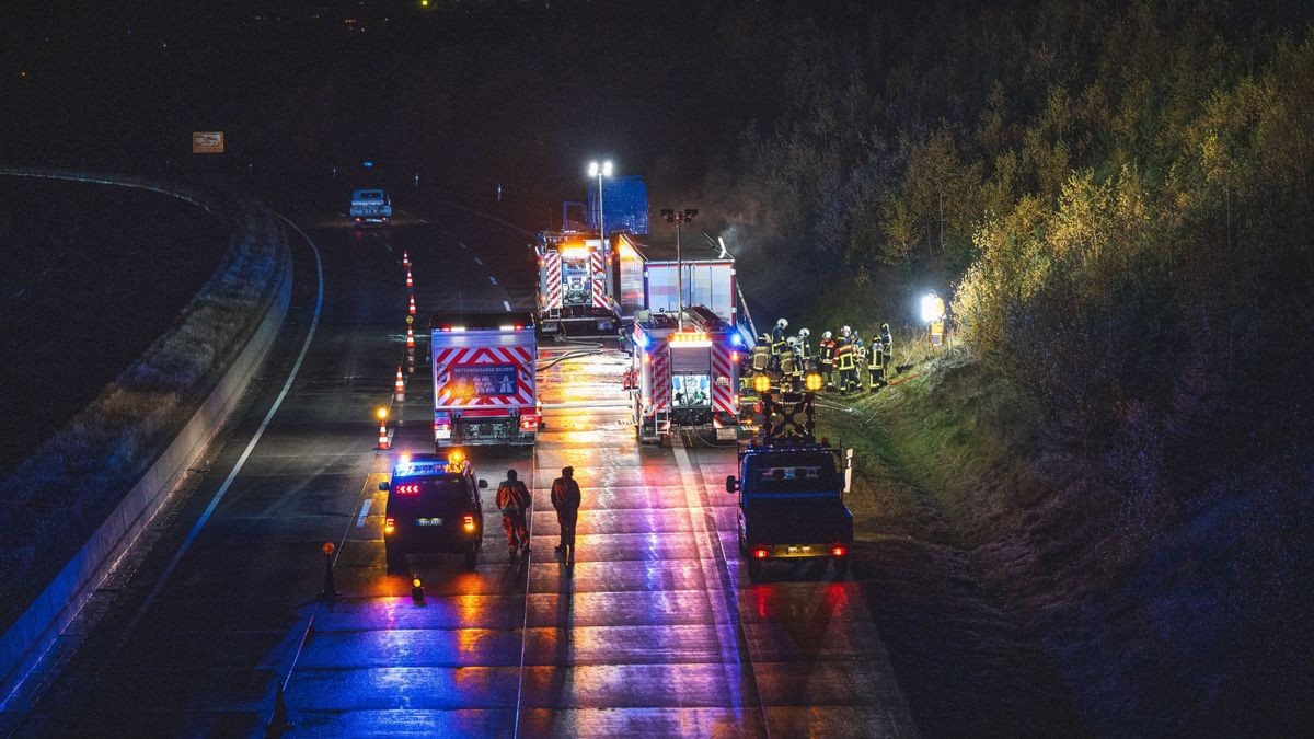 Verheerender Lkw-Brand auf A9 zwischen Dittersdorf und Triptis