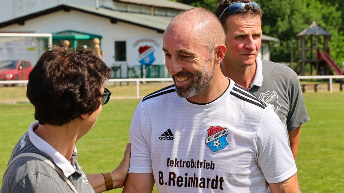 Wüstheuterodes Trainer André Thüne nach dem Pokalspiel gegen Carl Zeiss ...