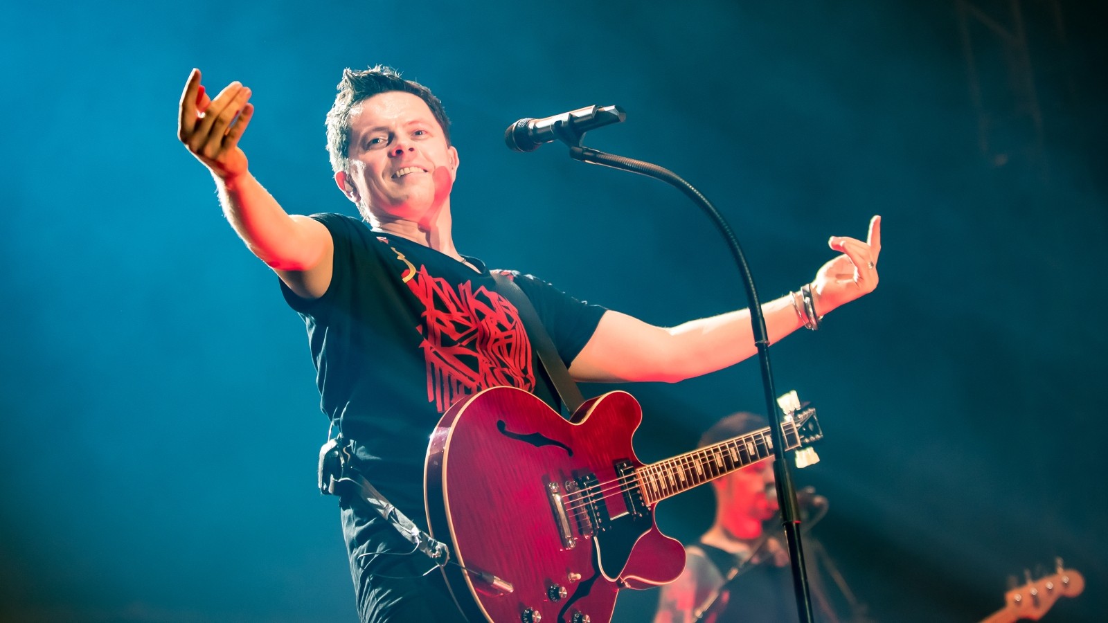 Sensation - Pop-Star Michael P. Kelly will zum BOA kommen