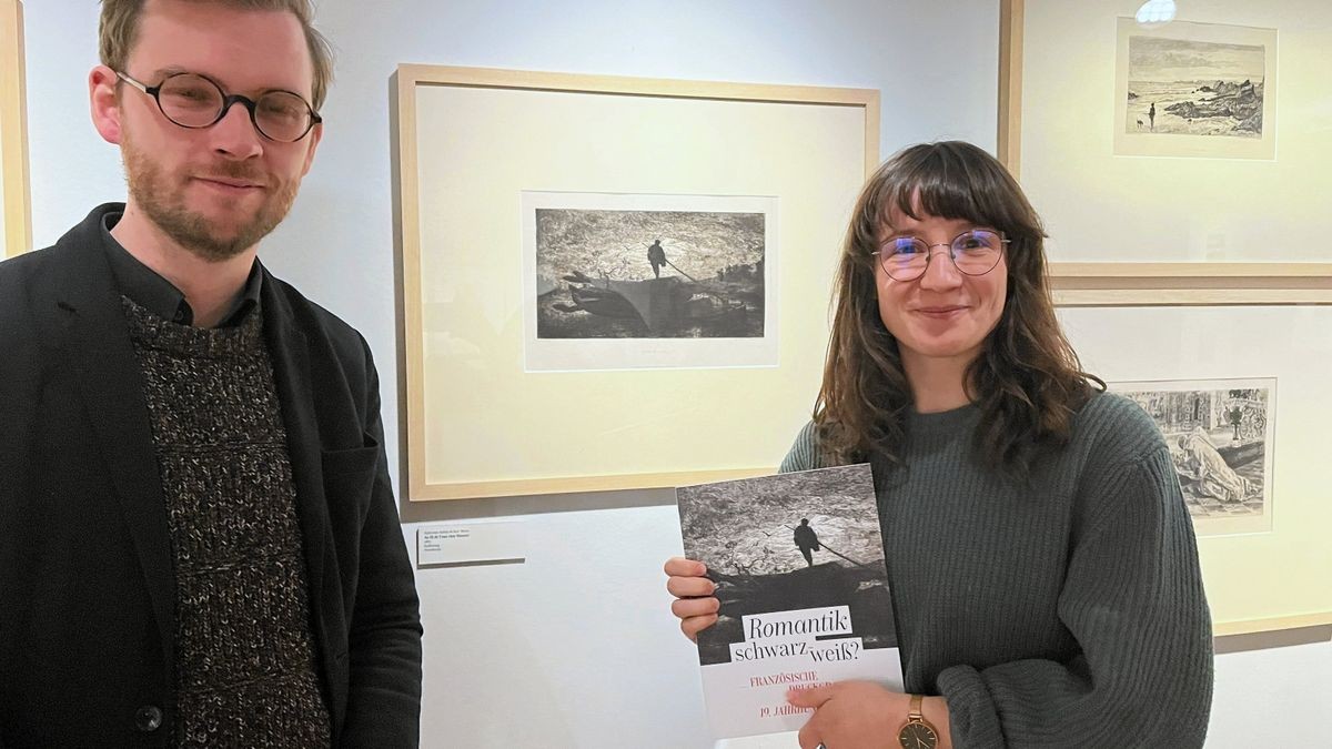 Eine brodelnde Geisterwelt in Schwarz und Weiß