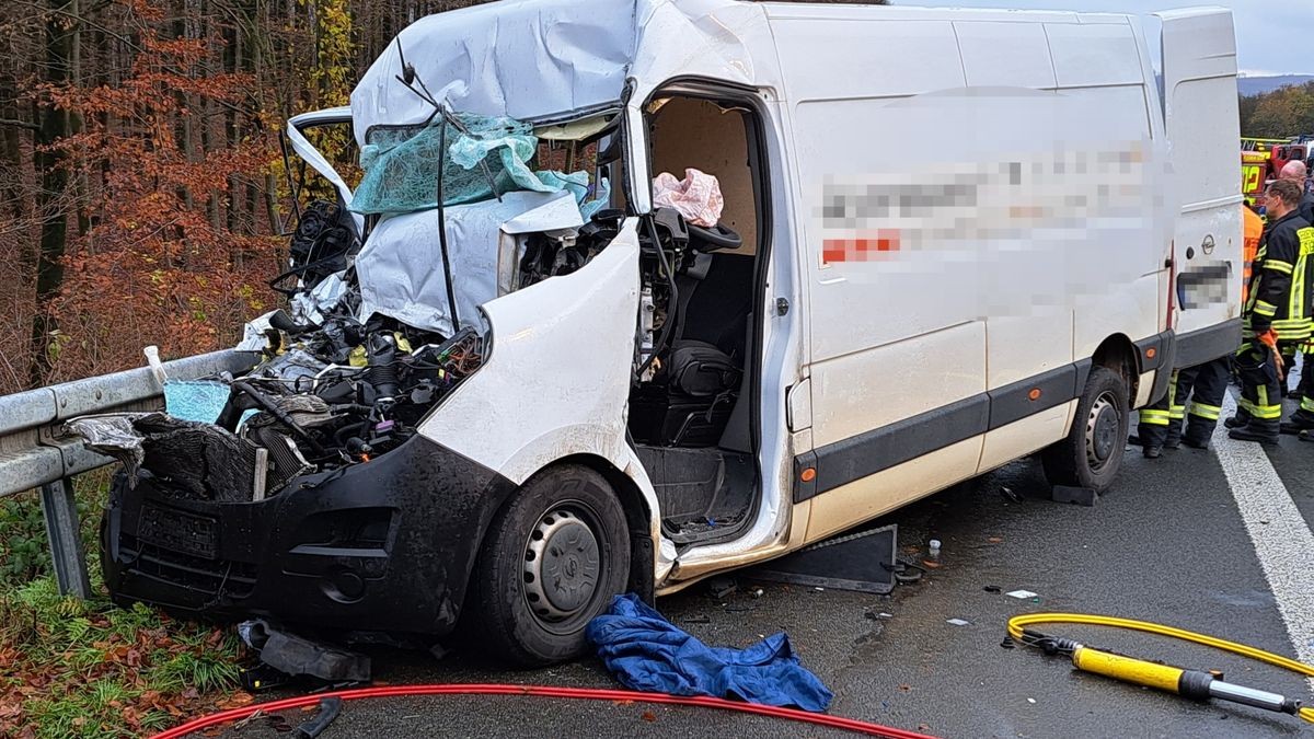 Siegen: Schwerer Unfall auf der A 45 - Verkehrschaos in der Stadt