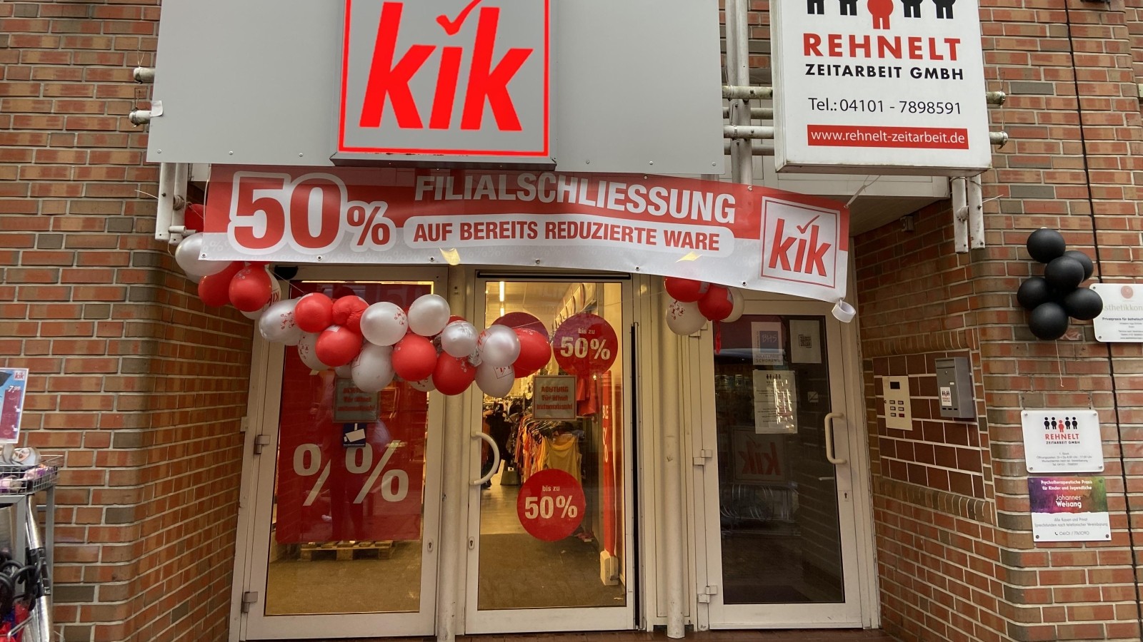 Innenstadt Pinneberg: Auch die KiK-Filiale schließt - was wird nun aus H&M?