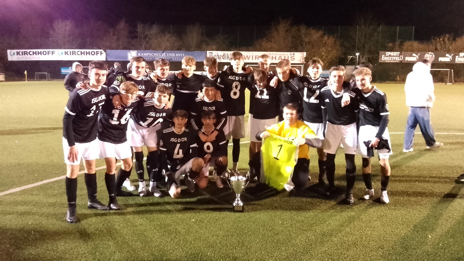 Drolshagen/Olpe/Rhode jubelt in der Kälte