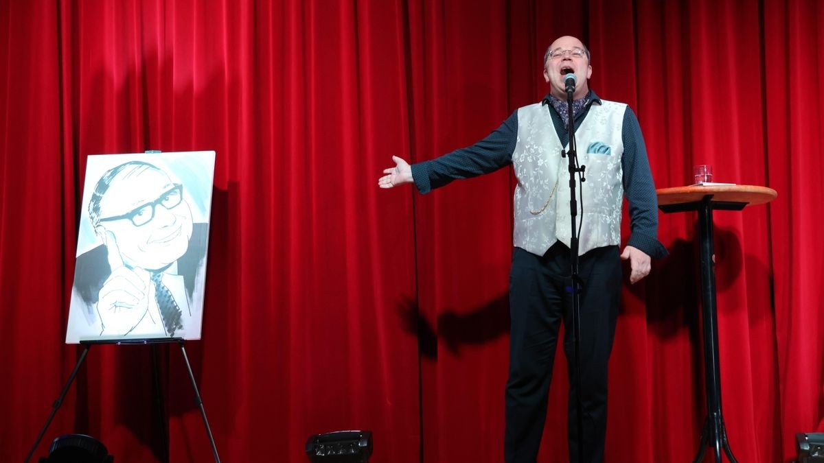 Parodist Andreas Neumann begeistert mit Heinz-Erhardt-Abend