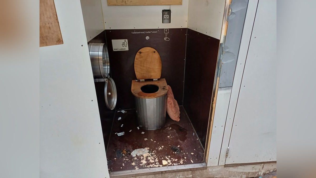 Ekel-Toilette am Kotti: 56.000 Euro und völlig verwahrlost