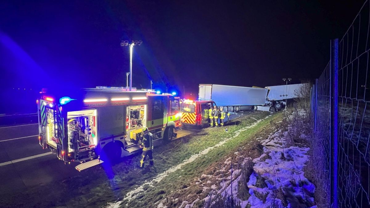 Drei Lkw auf A38 ineinander gefahren – zwei Schwer- und ein Leichtverletzter bei Unfall