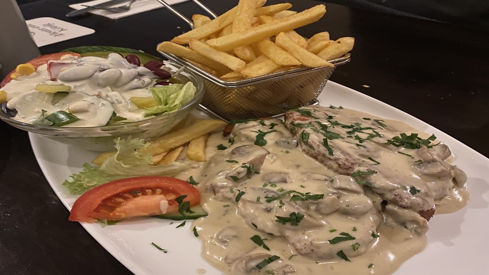 Restaurant oder Bistro? Gleis drei im Test – so schmeckt‘s