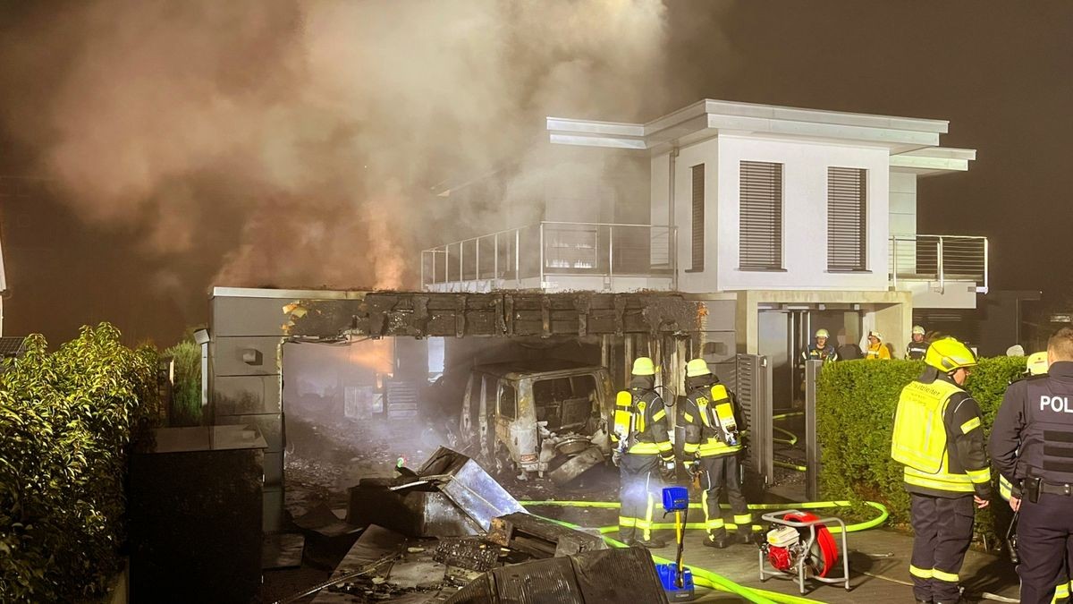 Bei Siegen: Verheerendes Feuer vernichtet 200.000 Euro