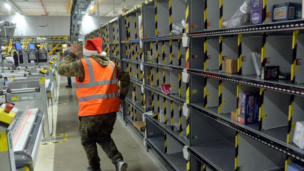 Amazon Erfurt schon im Probebetrieb: Europas modernstes Logistikzentrum ...