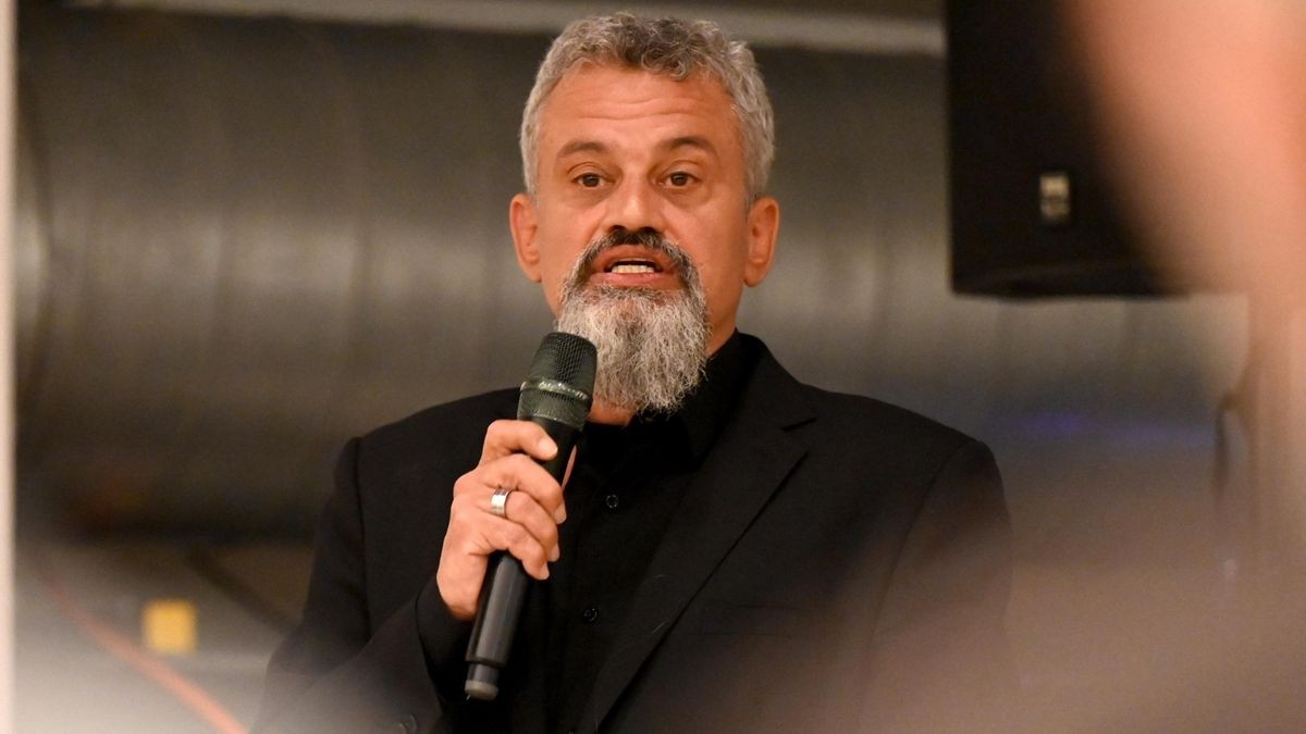 FUNKE-Podcast „So fühlt sich Krieg an“ erhält Award