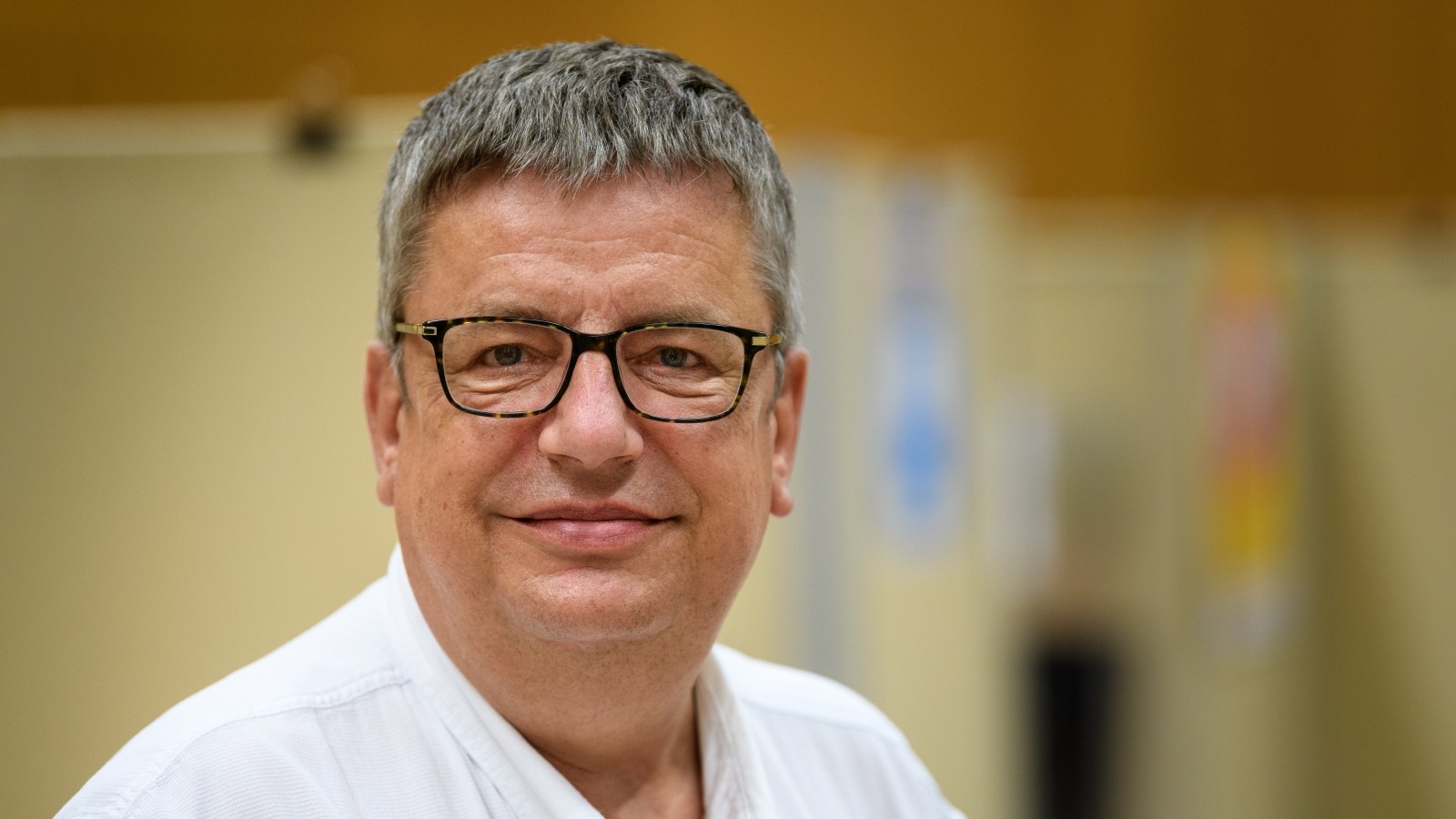 Männer-Blick: Frauen falsch behandelt? Arzt wehrt sich