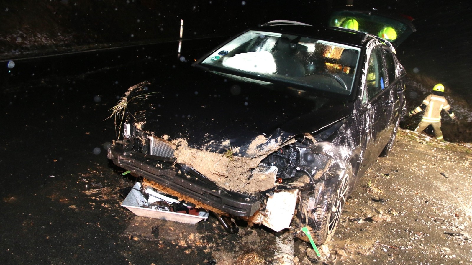 Unfall auf der Kreisstraße 32 bei Liebenburg: Junge Frau verletzt