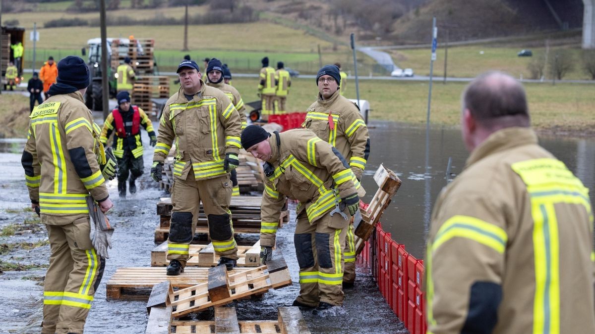 Talsperre Schönbrunn läuft über – Fotos von vor Ort