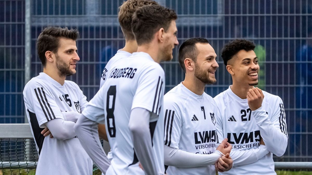 Moritz Paul lässt den SV Budberg in Lowick jubeln