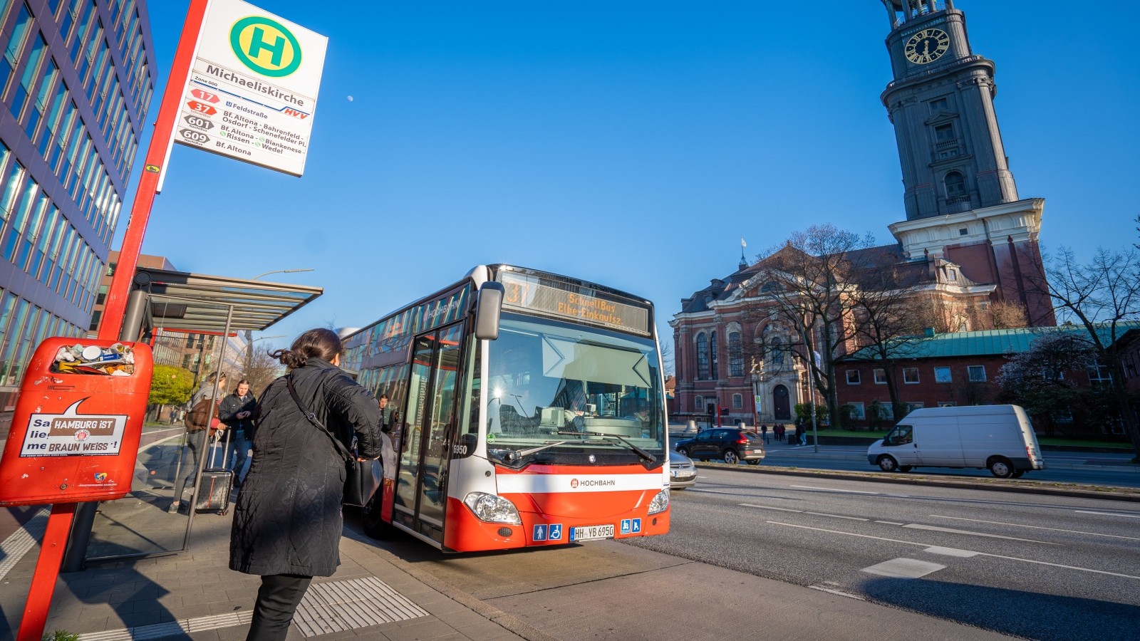 HVV: Bargeldlos Bus fahren – so zahlen Kunden ab sofort in Hamburg