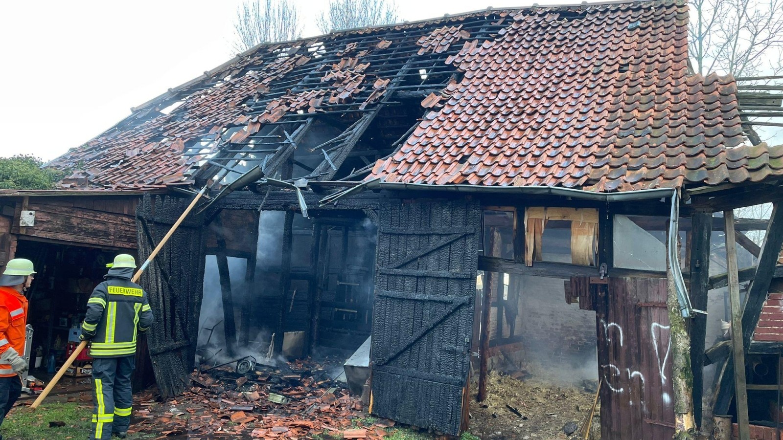 Scheune brennt in Rietze – das berichtet die Feuerwehr