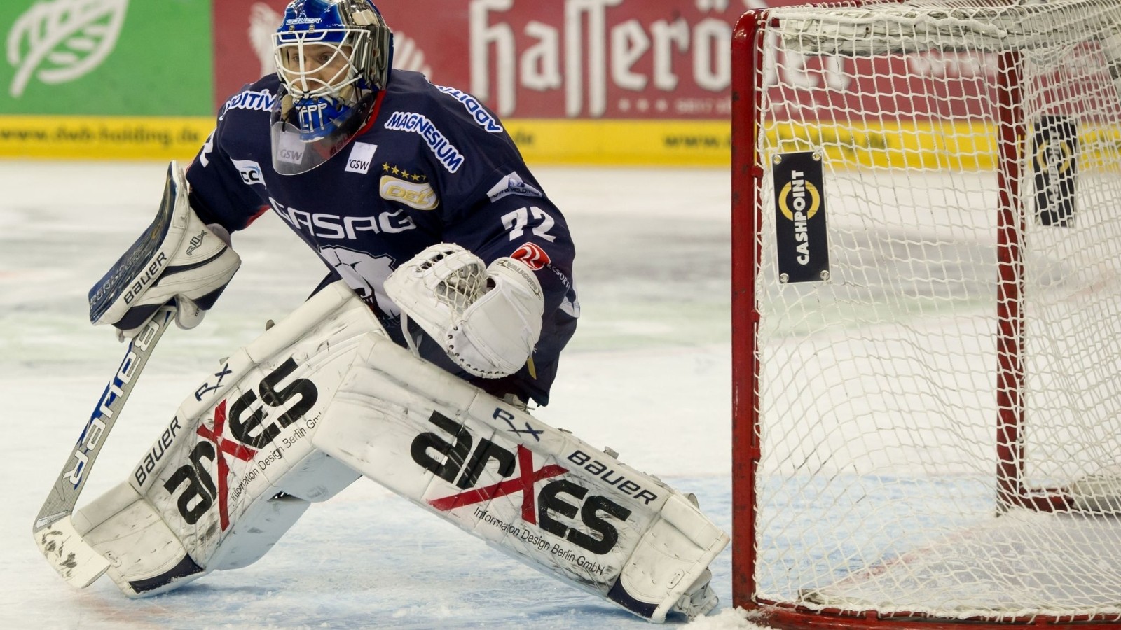 Eisbären gewinnen gegen Düsseldorf: Ehrung Ex-Goalie Zepp