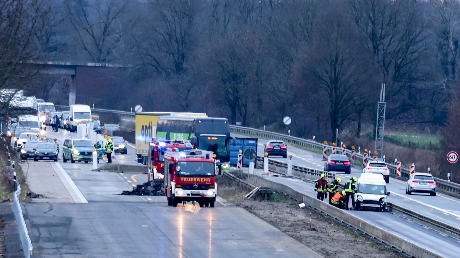 Unfall auf A3 bei Hamminkeln: Langer Stau nach Vollsperrung