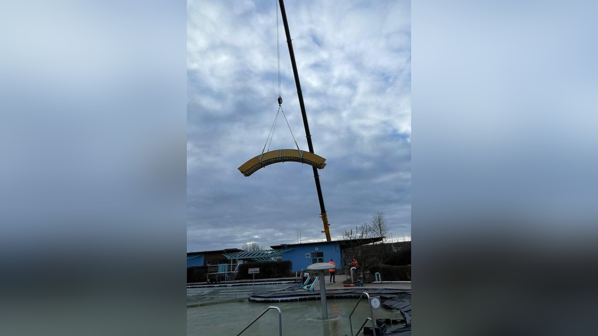 Markante Brücke in Weida geht auf die Reise