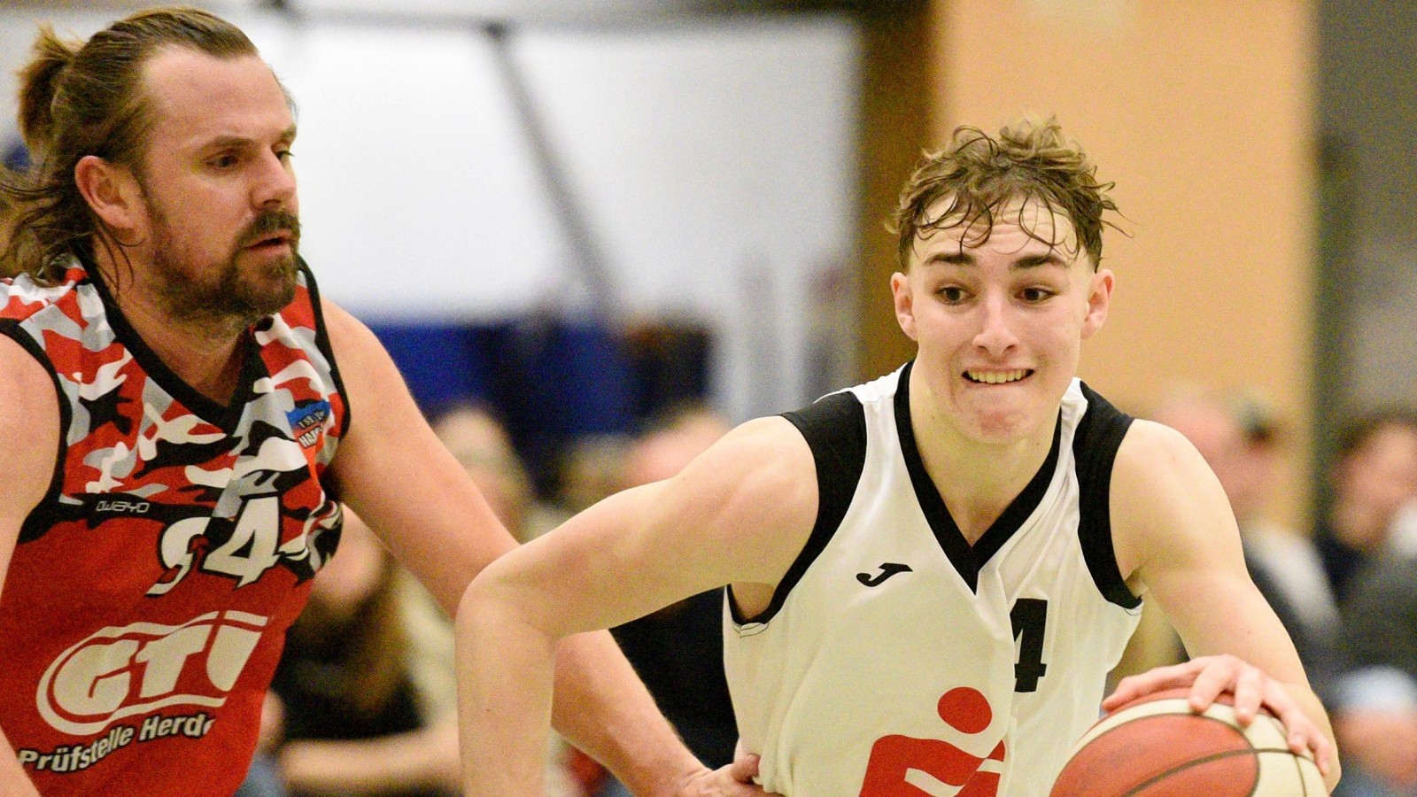 Basketball: Verlängerung in Witten, 200 Punkte, viele Fotos