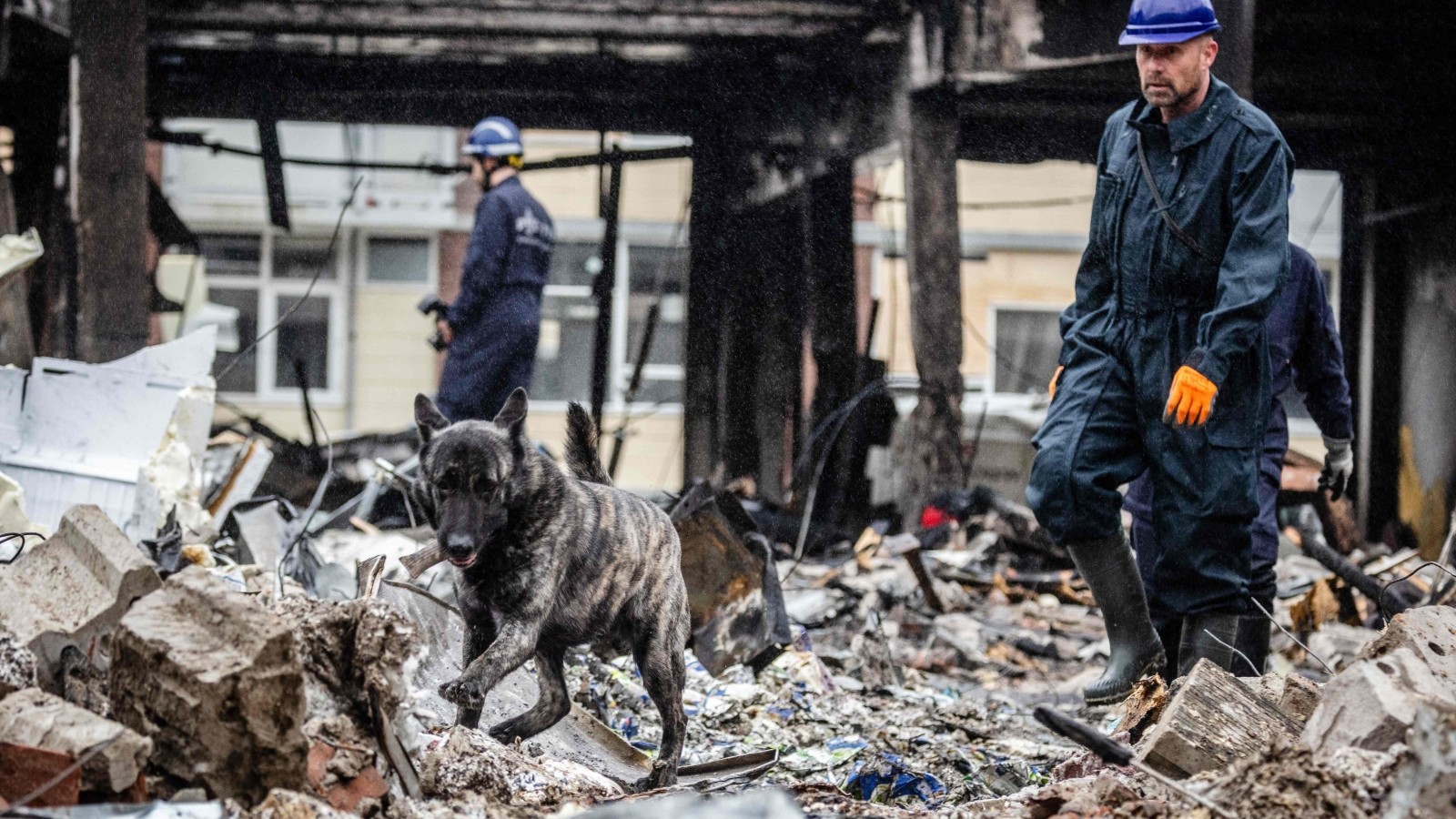 Explosion und Großbrand in Rotterdam, drei Menschen vermisst