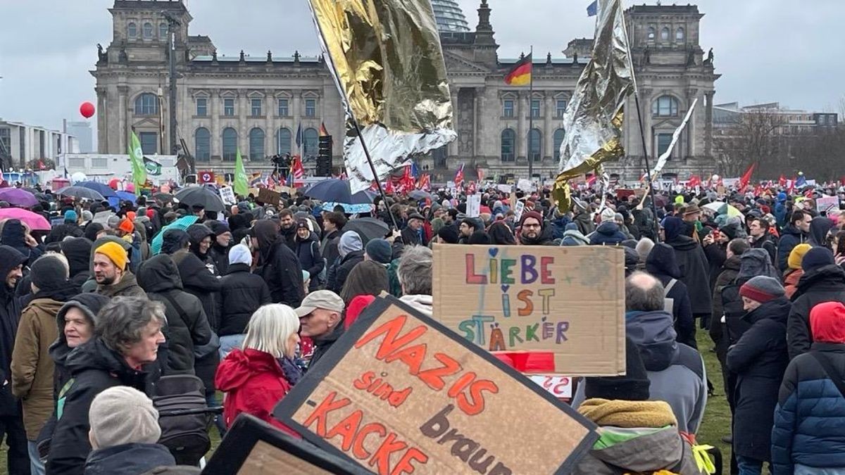 Demo in Berlin heute: Mega Zulauf! Polizei mit erster Teilnehmer-Schätzung