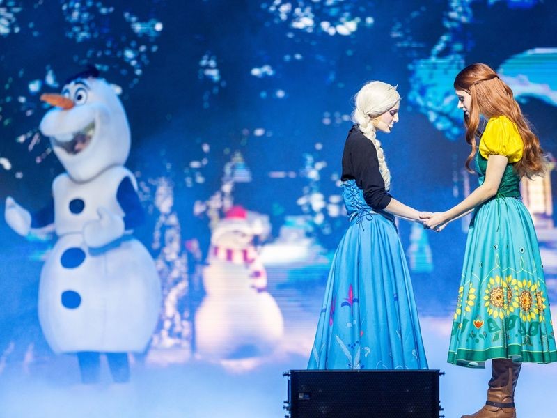 Die Eiskönigin als spektakuläre Musik-Show auf Eis in Erfurt