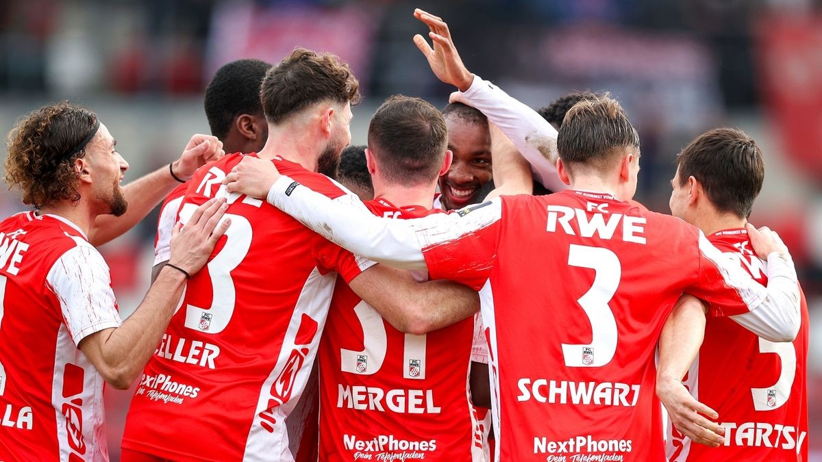 FC Rot-Weiß Erfurt mit Arbeitssieg gegen Berliner AK