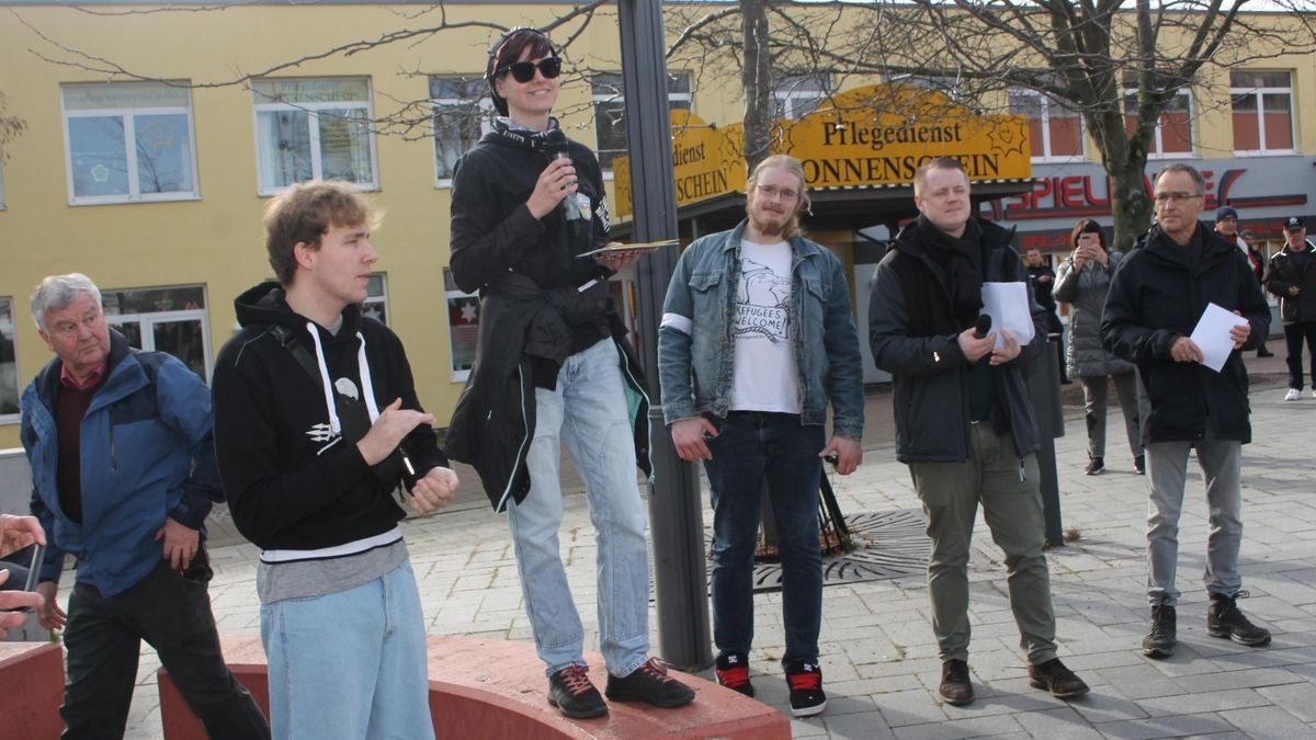 1400 Menschen setzen in Gotha ein starkes Zeichen gegen Rechtsextremismus und Faschismus