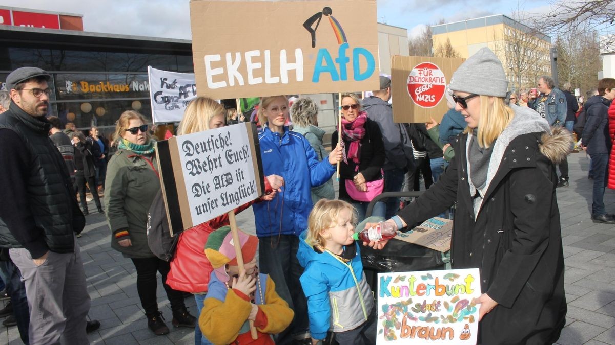 1400 Menschen setzen in Gotha ein starkes Zeichen gegen Rechtsextremismus und Faschismus